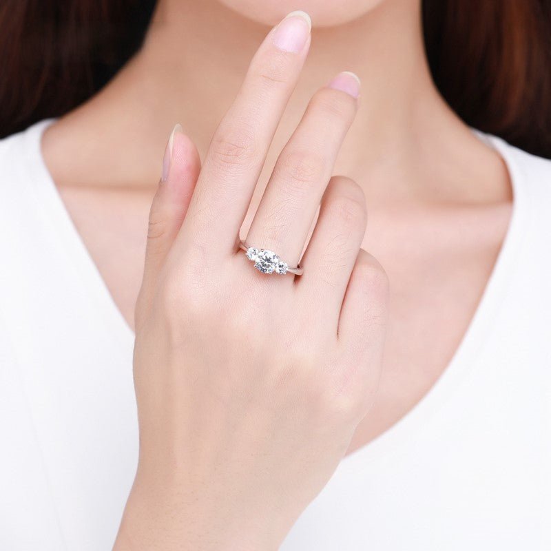 Twinkling Luminosity Ring – DIAMORAY